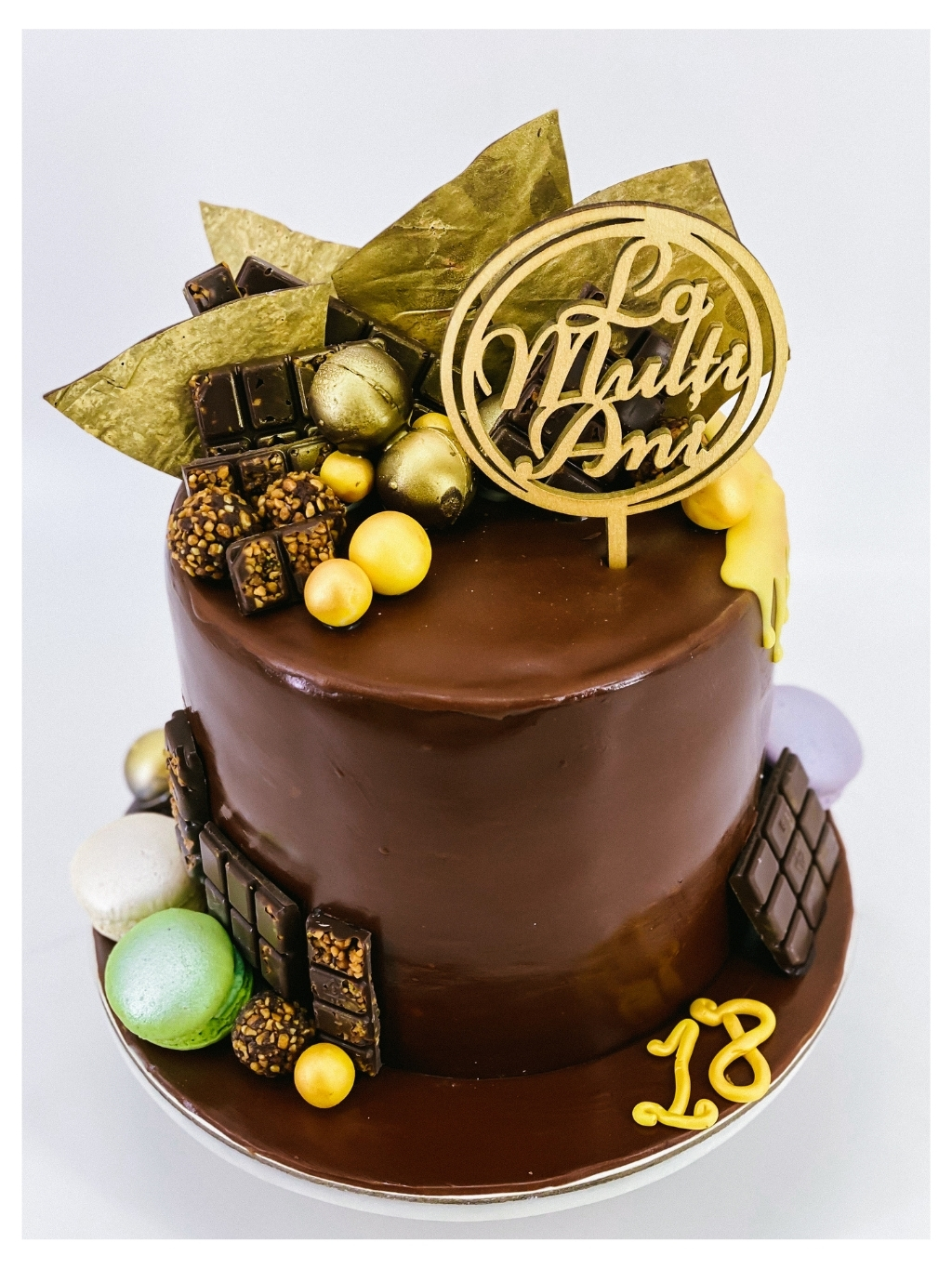 Torturi aniversare personalizate - Cofetaria Magic Cake Piatra Neamt