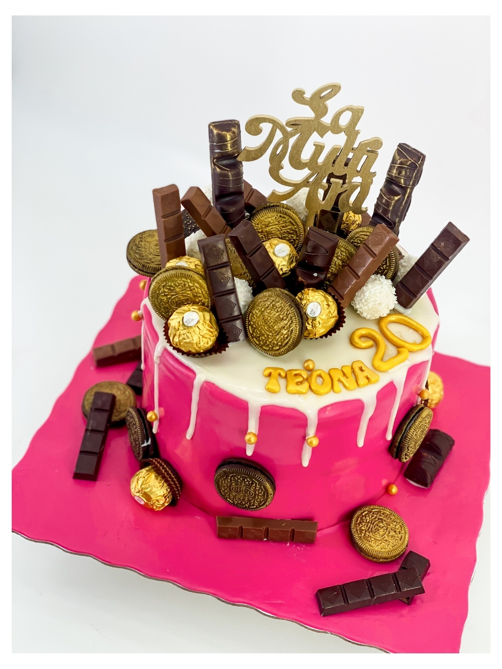 Torturi aniversare personalizate - Cofetaria Magic Cake Piatra Neamt