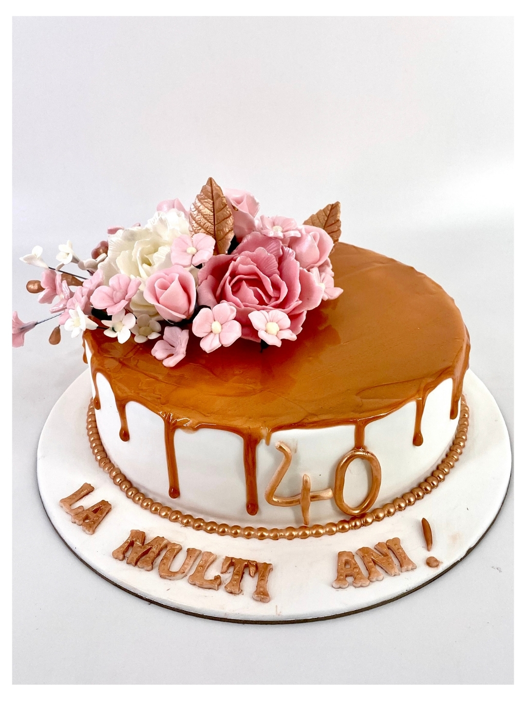 Torturi aniversare personalizate - Cofetaria Magic Cake Piatra Neamt